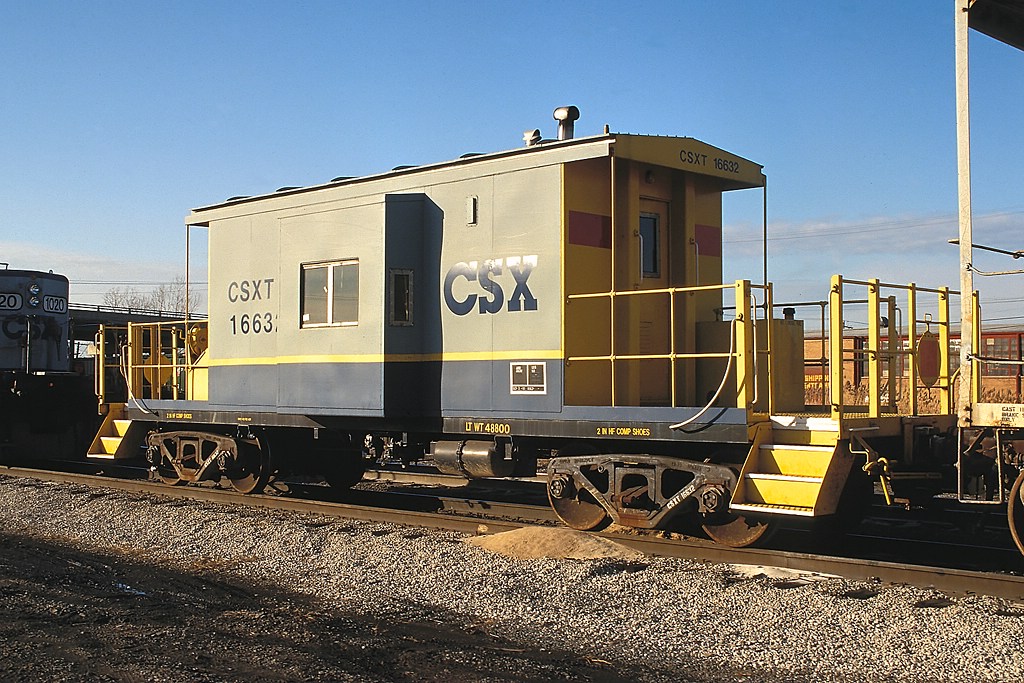 CSXT 16632 Bay-Window Transfer Caboose at Barr Yard